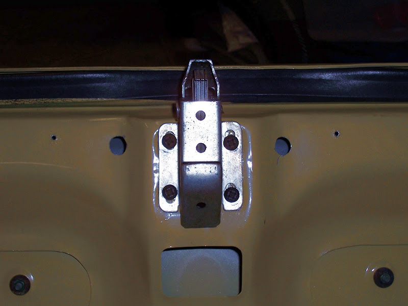 Brian Humphreys - Rover P6 Classic Cars: Fitting the Boot Mount Kit